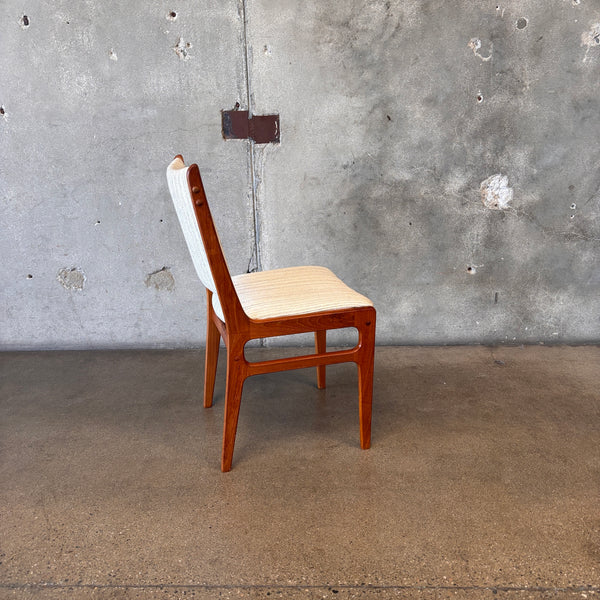 Mid Century Modern Vintage D-Scan Chair